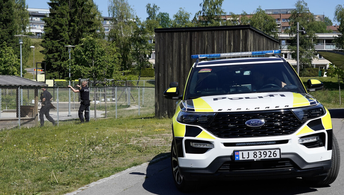 Politiet etterlyser vitner etter knivstikkingen på Furuset og deler ... Politiet etterlyser vitner etter knivstikkingen på Furuset og deler ...